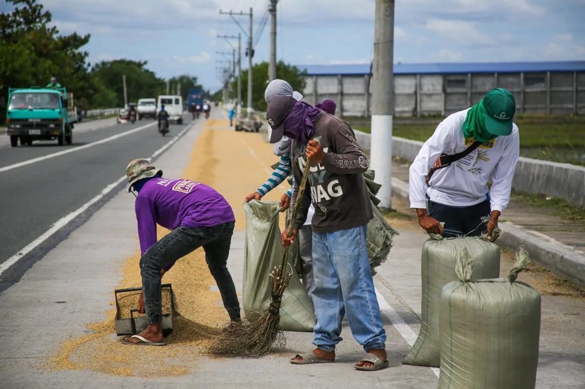 'Rolly' expected to bring widespread damage as it barrels closer to PH ...