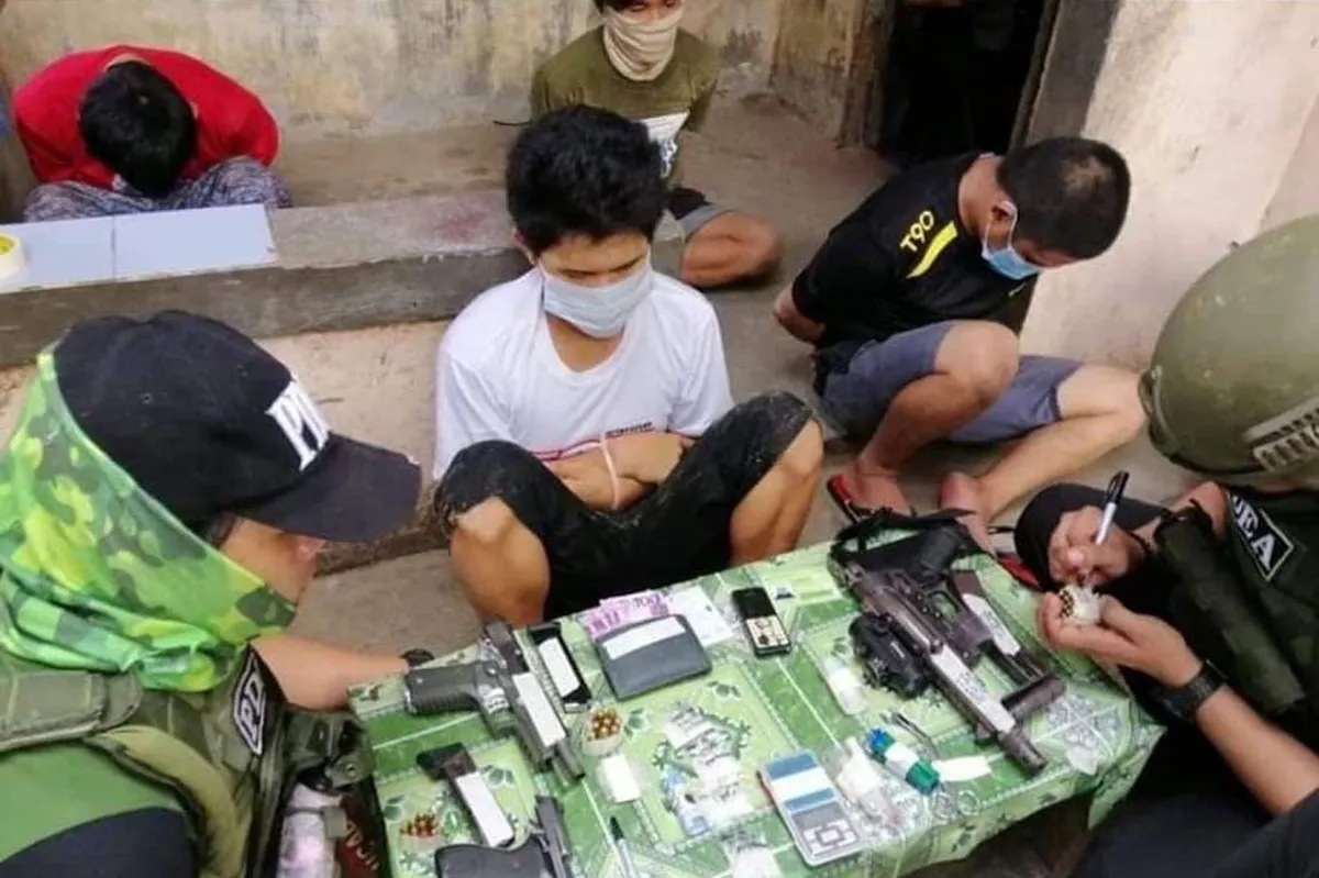 2 patay, 5 arestado sa drug bust sa Cotabato City | ABS-CBN News 2 patay, 5 arestado sa drug bust sa Cotabato City | ABS-CBN News