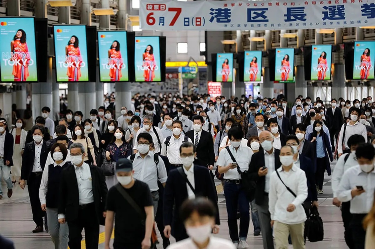 Japan's 'mosh pit' trains spark fear of new coronavirus cases | ABS-CBN