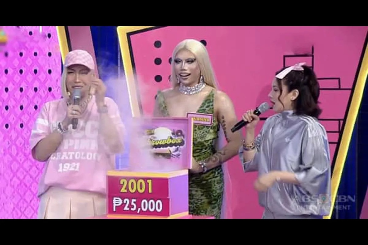 Vice Ganda, natuwa sa usok na nakita sa Throwbox | It’s Showtime | ABS ...