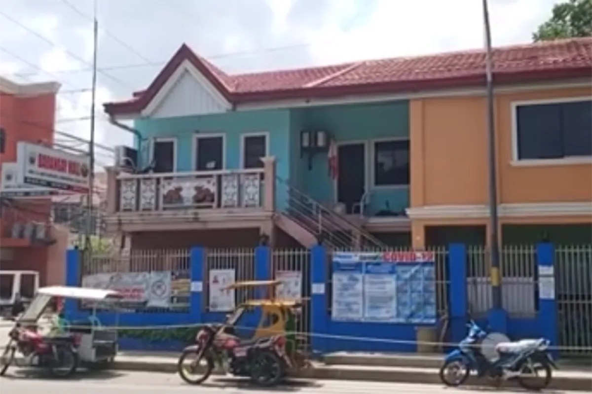 Mga opisyal ng isang barangay sa Iloilo City, naka-quarantine | ABS-CBN ... Mga opisyal ng isang barangay sa Iloilo City, naka-quarantine | ABS-CBN ...
