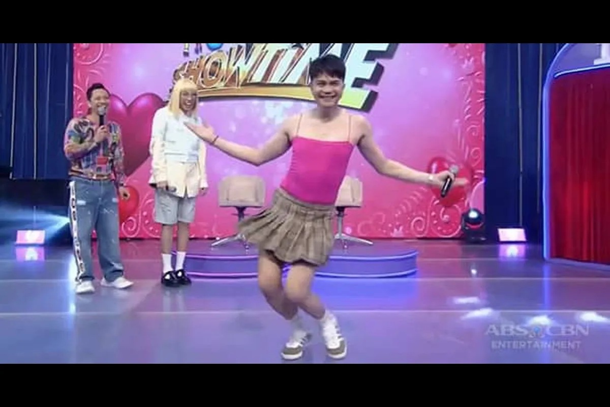‘BINI’ Vhong, sinayaw ang Pantropiko sa It’s Showtime | ABS-CBN ... ‘BINI’ Vhong, sinayaw ang Pantropiko sa It’s Showtime | ABS-CBN ...