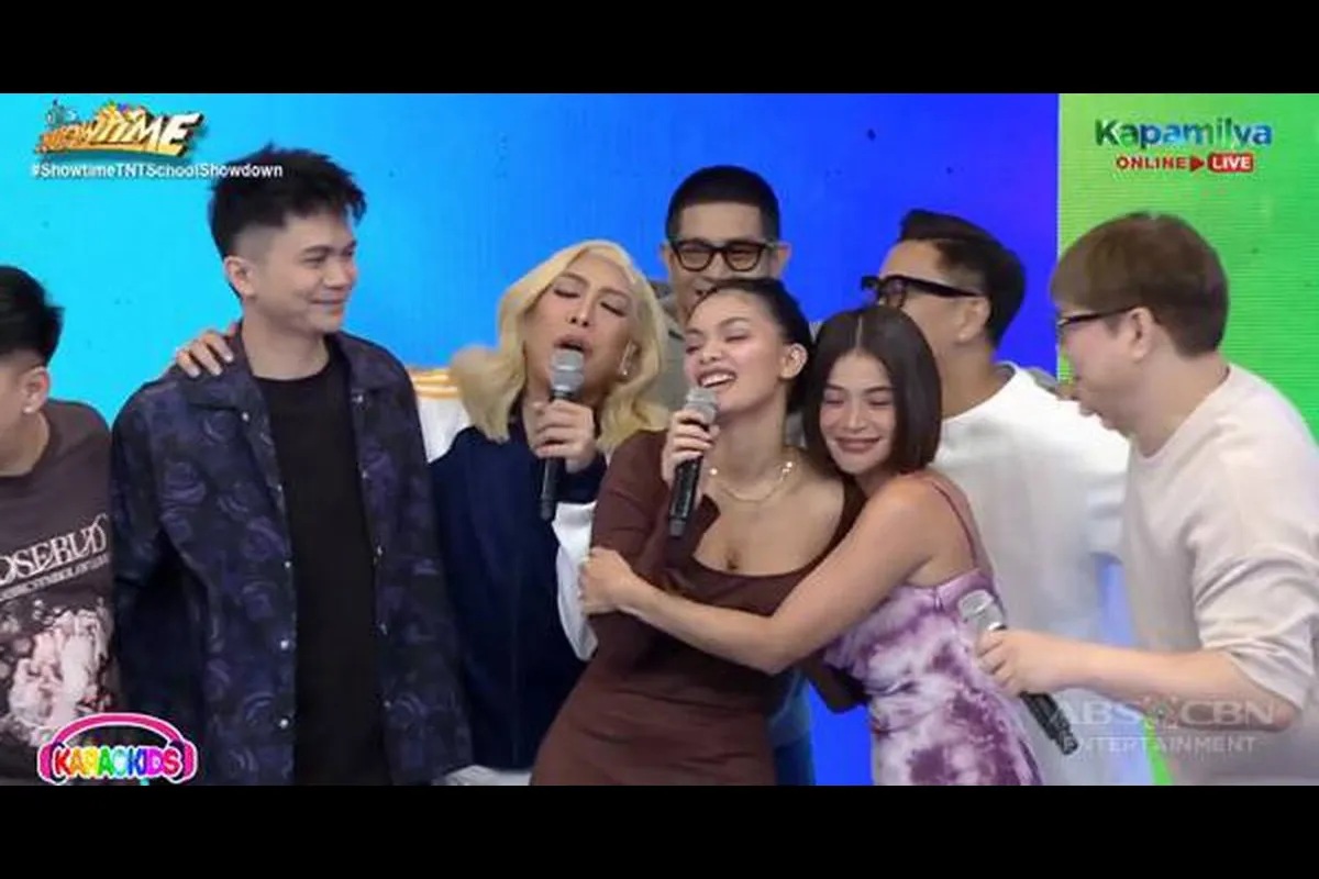 Cianne, binigyan ng mahigpit na group hug ng It’s Showtime family | ABS ...