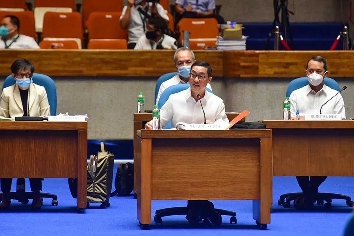 Critics zero in on ABS-CBN programs on TVplus, Sky Cable | ABS-CBN News