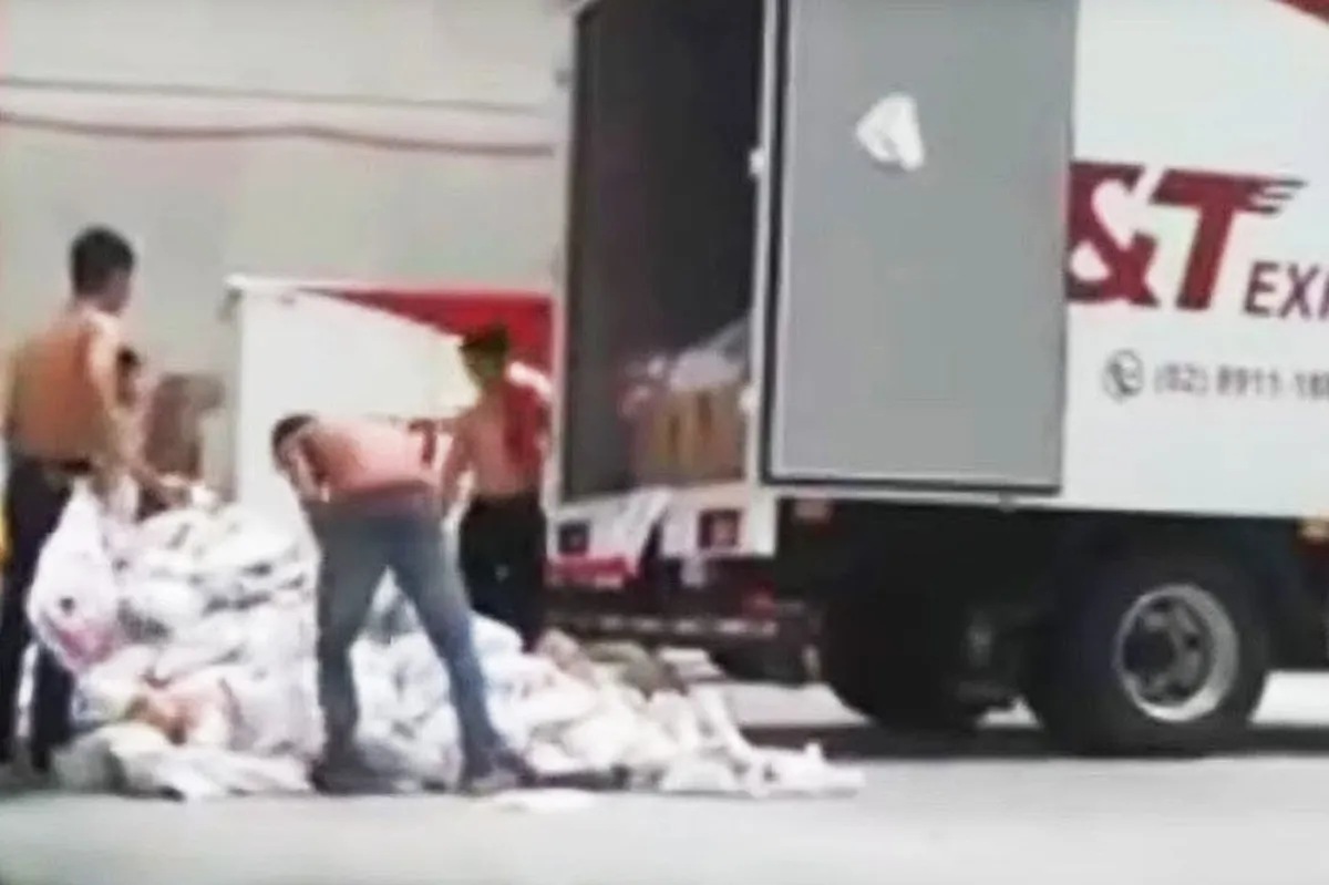 Duterte orders CIDG, NBI, BIR to probe J&T Express | ABS-CBN News