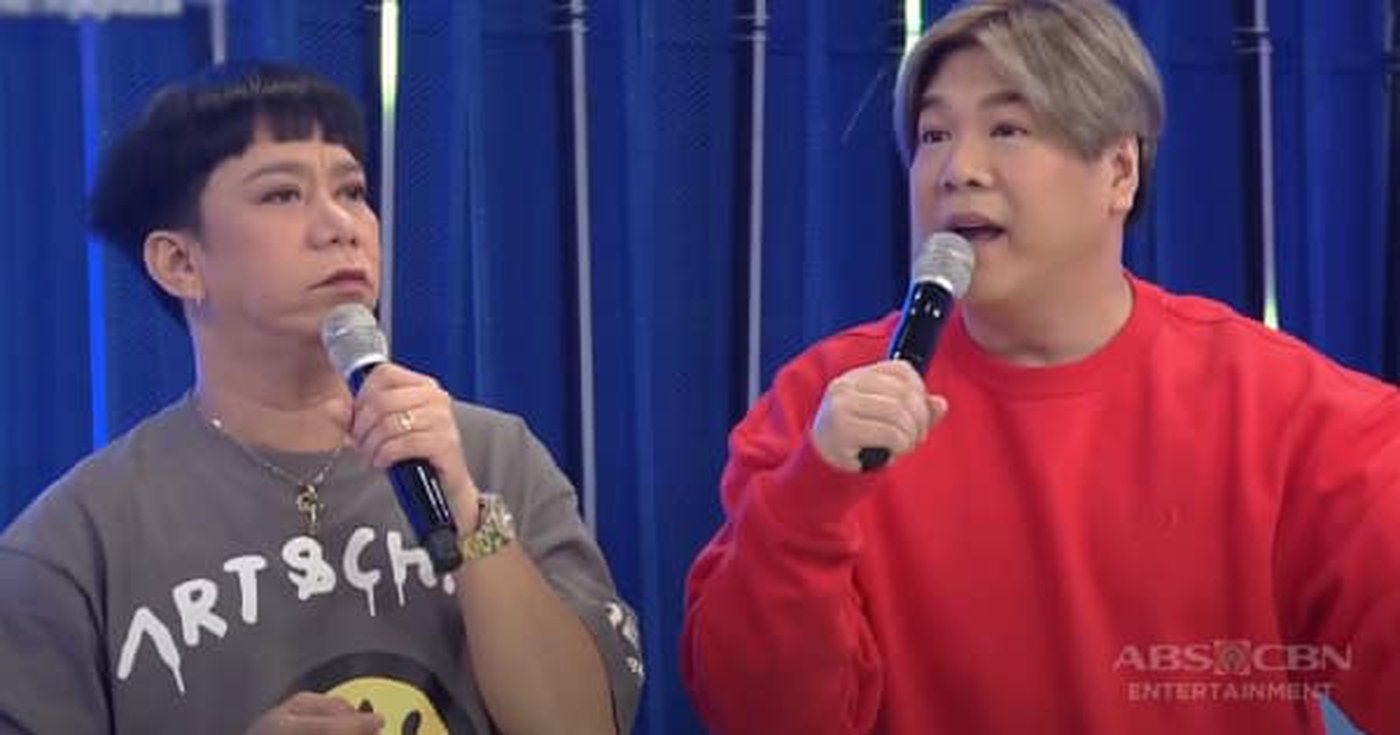 MC at Lassy, hinanapan ng pasalubong ng kanilang It’s Showtime family ...