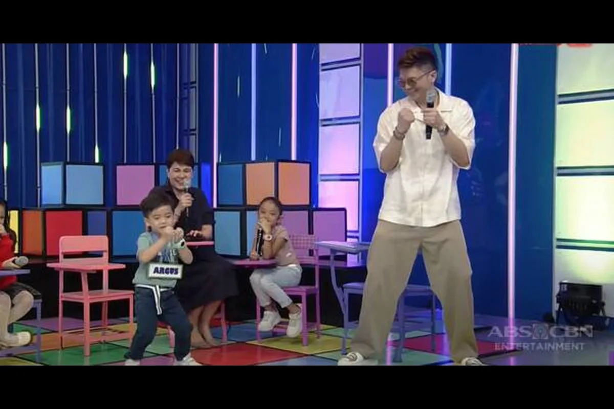 Argus, inayang magsayaw si Vhong | It’s Showtime | ABS-CBN Entertainment