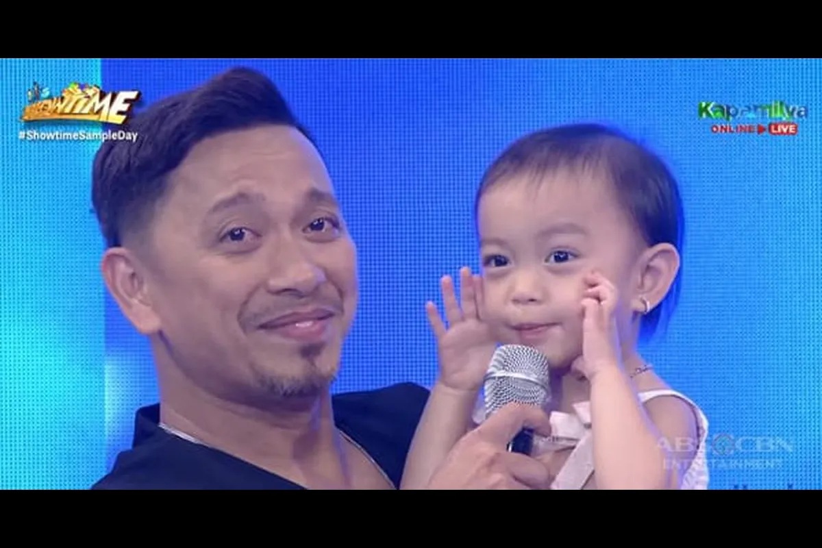 Baby Sarina, sinorpresa ang kanyang daddy Jhong sa It’s Showtime! | ABS ...