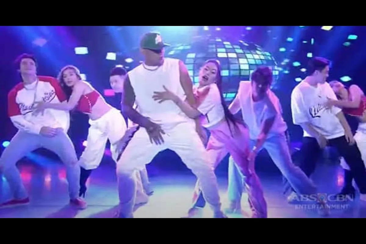 Toni Fowler performs on It’s Showtime stage with Hashtags! | ABS-CBN ...