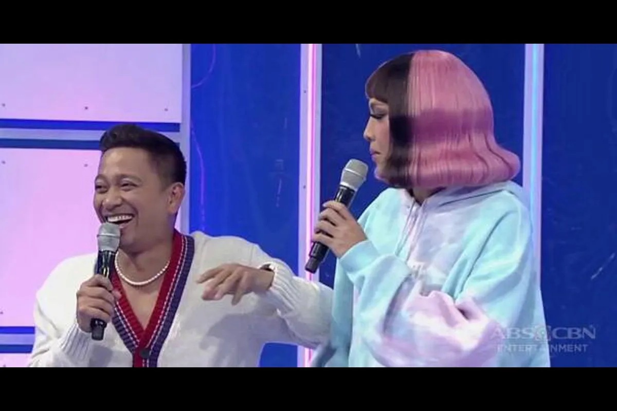 “Parang walang tulog” Jhong, may napansin sa dila ni Vice Ganda | It’s ... “Parang walang tulog” Jhong, may napansin sa dila ni Vice Ganda | It’s ...