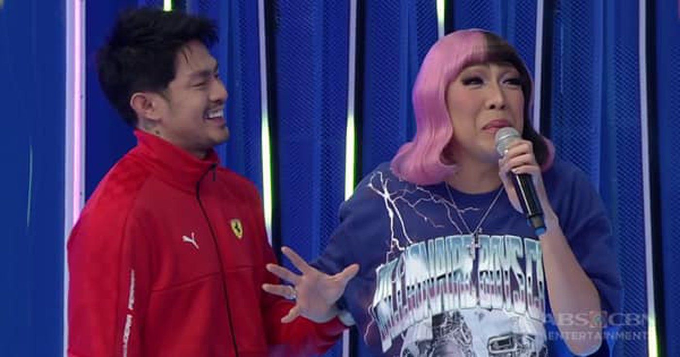 Vice Ganda, ikinuwento kung bakit namamaga ang mata ni Ion | It’s ... Vice Ganda, ikinuwento kung bakit namamaga ang mata ni Ion | It’s ...