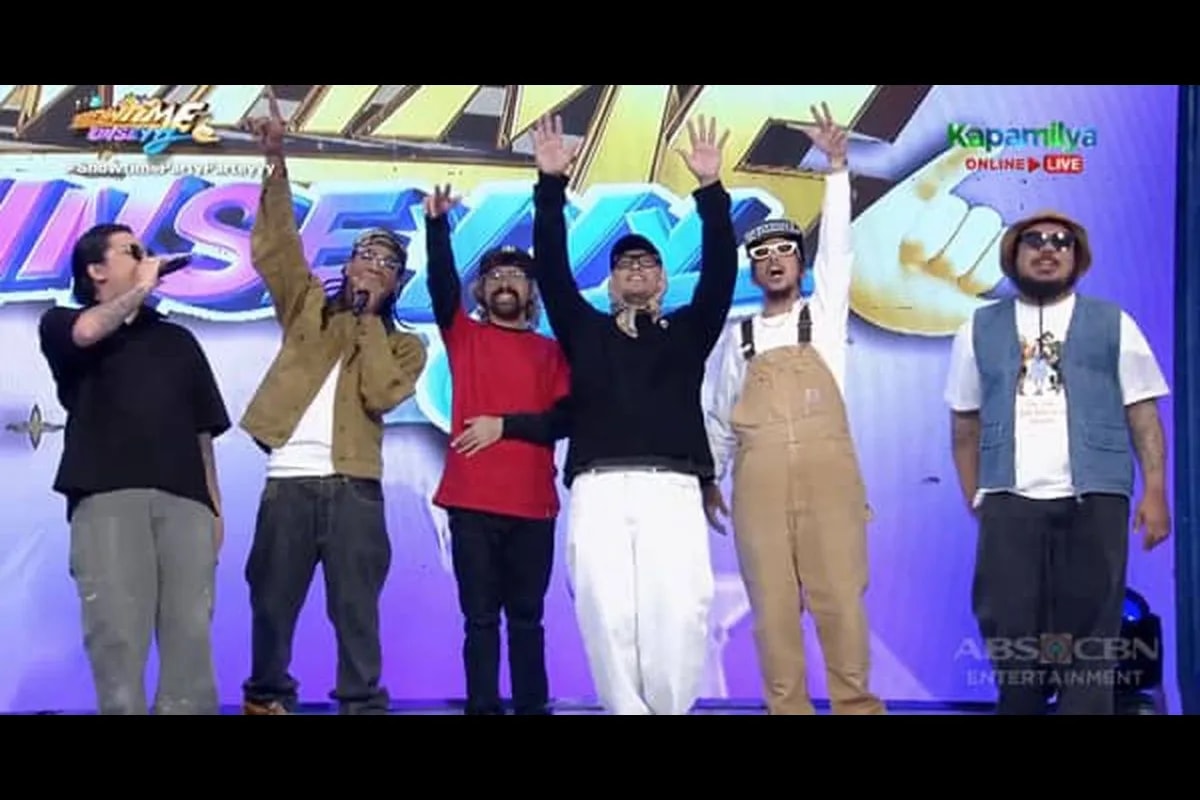Chocolate Factory at JRoa, may hatid na good vibes at bagong kanta para ... Chocolate Factory at JRoa, may hatid na good vibes at bagong kanta para ...