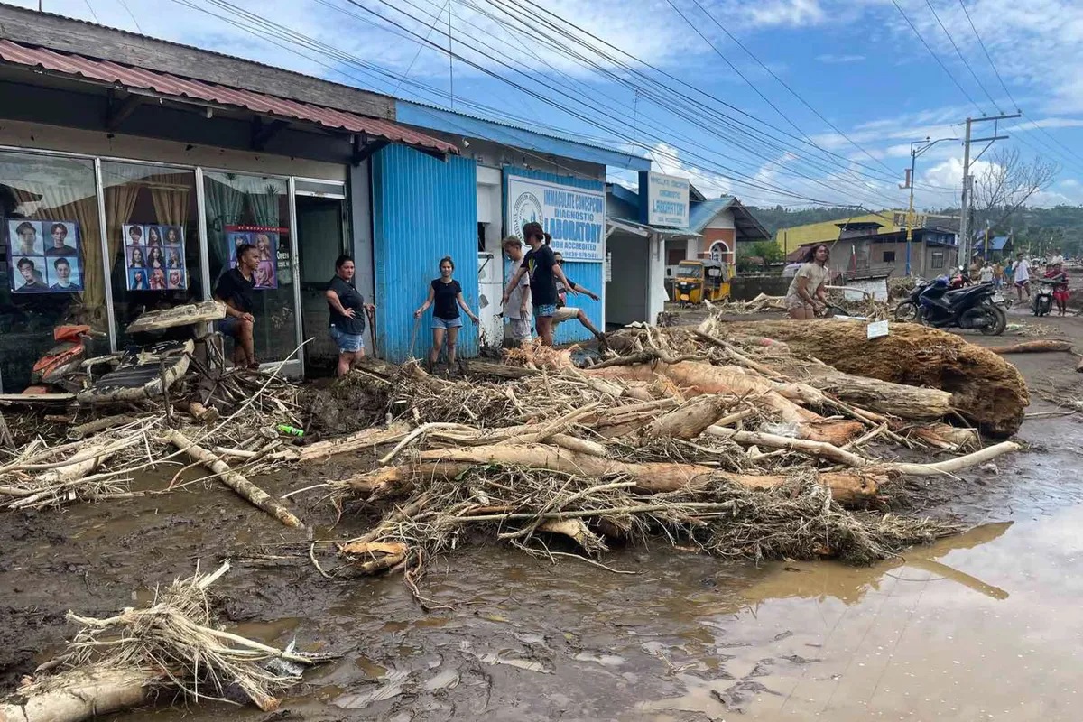 IN PHOTOS: Storm Kristine aftermath in Laurel, Batangas | ABS-CBN News