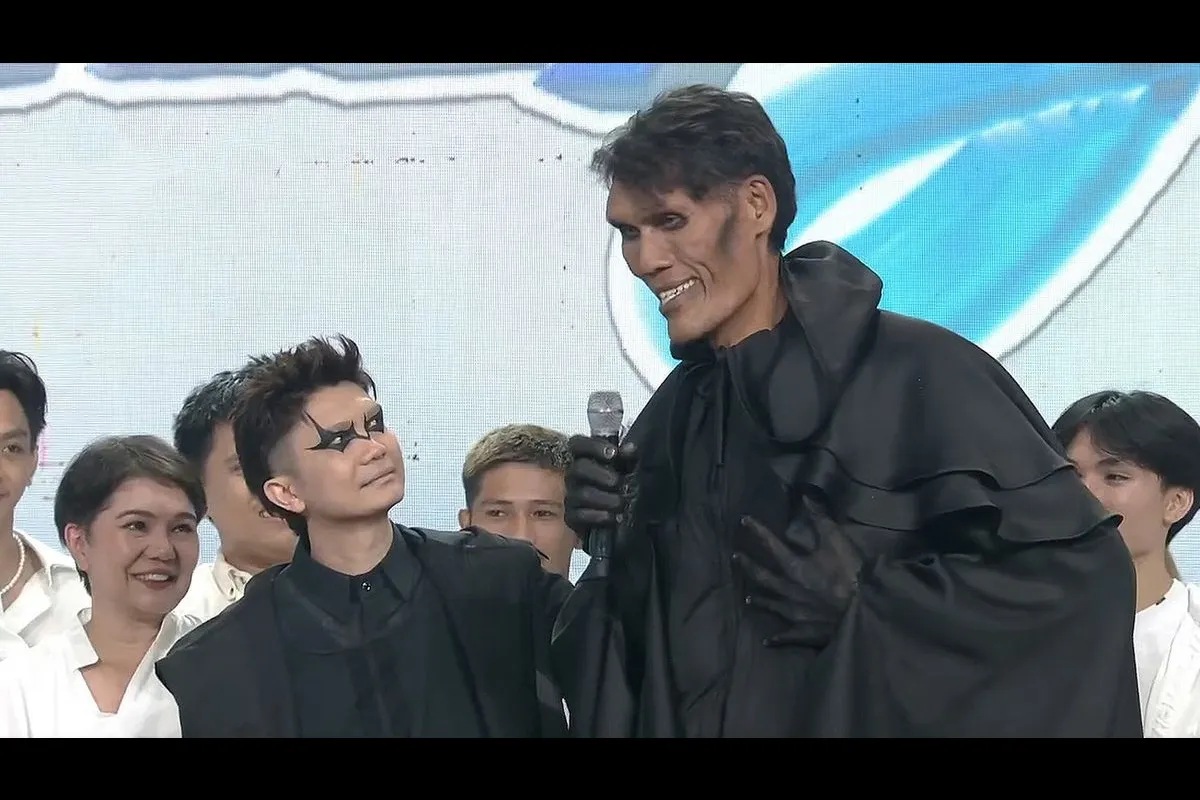 Former actor Raul Dillo gets emotional as he returns onstage for ...