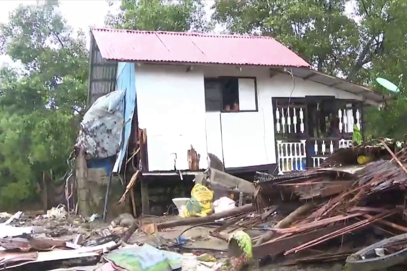 State of calamity idineklara sa 3 bayan sa Quezon dahil sa Bagyong Kristine | ABS-CBN News