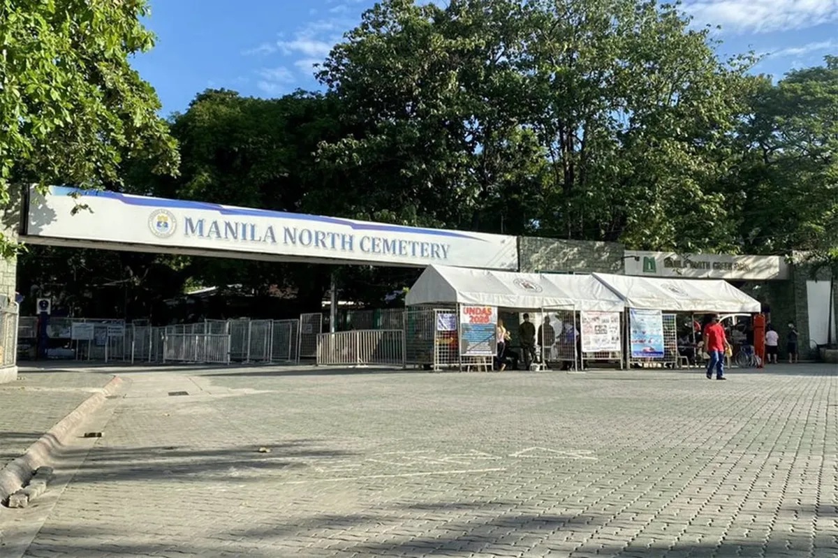 Manila North Cemetery maagang binisita ng mga umiiwas sa dagsa ng tao ...
