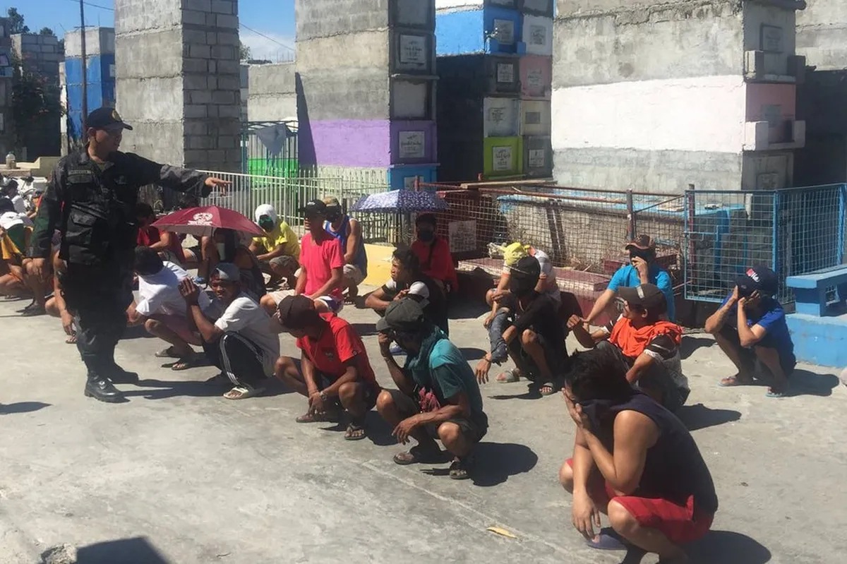 Quarantine violators sa Bacoor dinampot, dinala sa sementeryo para ...