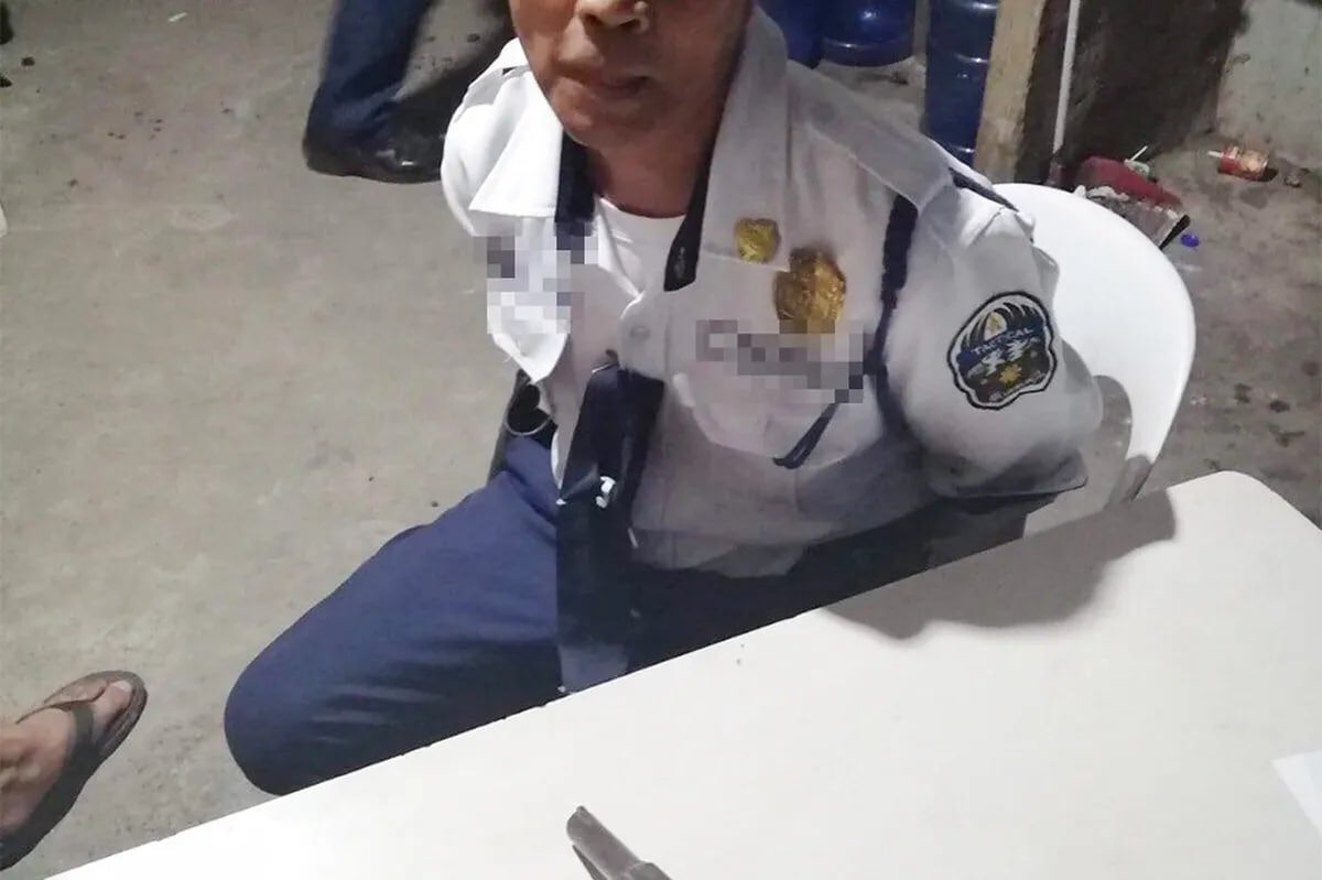 Sekyu, arestado sa pagpapaputok ng baril; 1 sugatan | ABS-CBN News Sekyu, arestado sa pagpapaputok ng baril; 1 sugatan | ABS-CBN News