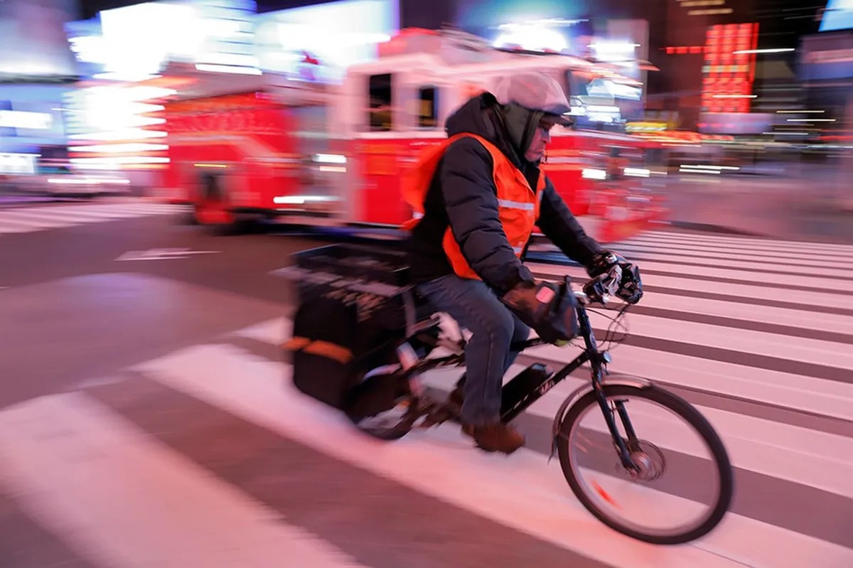 Do social distancing better, White House doctor tells Americans. Trump ...