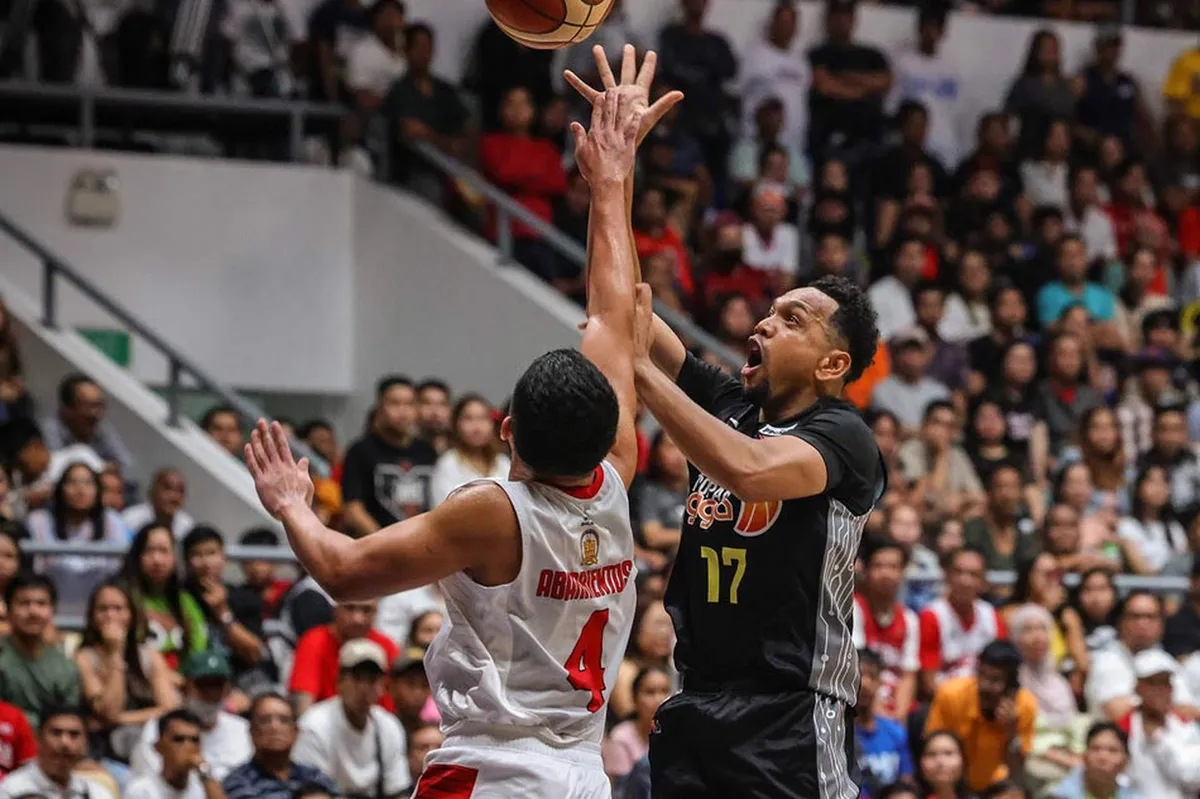 PBA: Jayson Castro believes RJ Abarrientos will eventually dominate ...