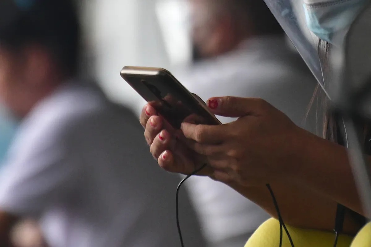 Ilang consumer nangangamba sa epekto ng VAT sa digital services | ABS ... Ilang consumer nangangamba sa epekto ng VAT sa digital services | ABS ...