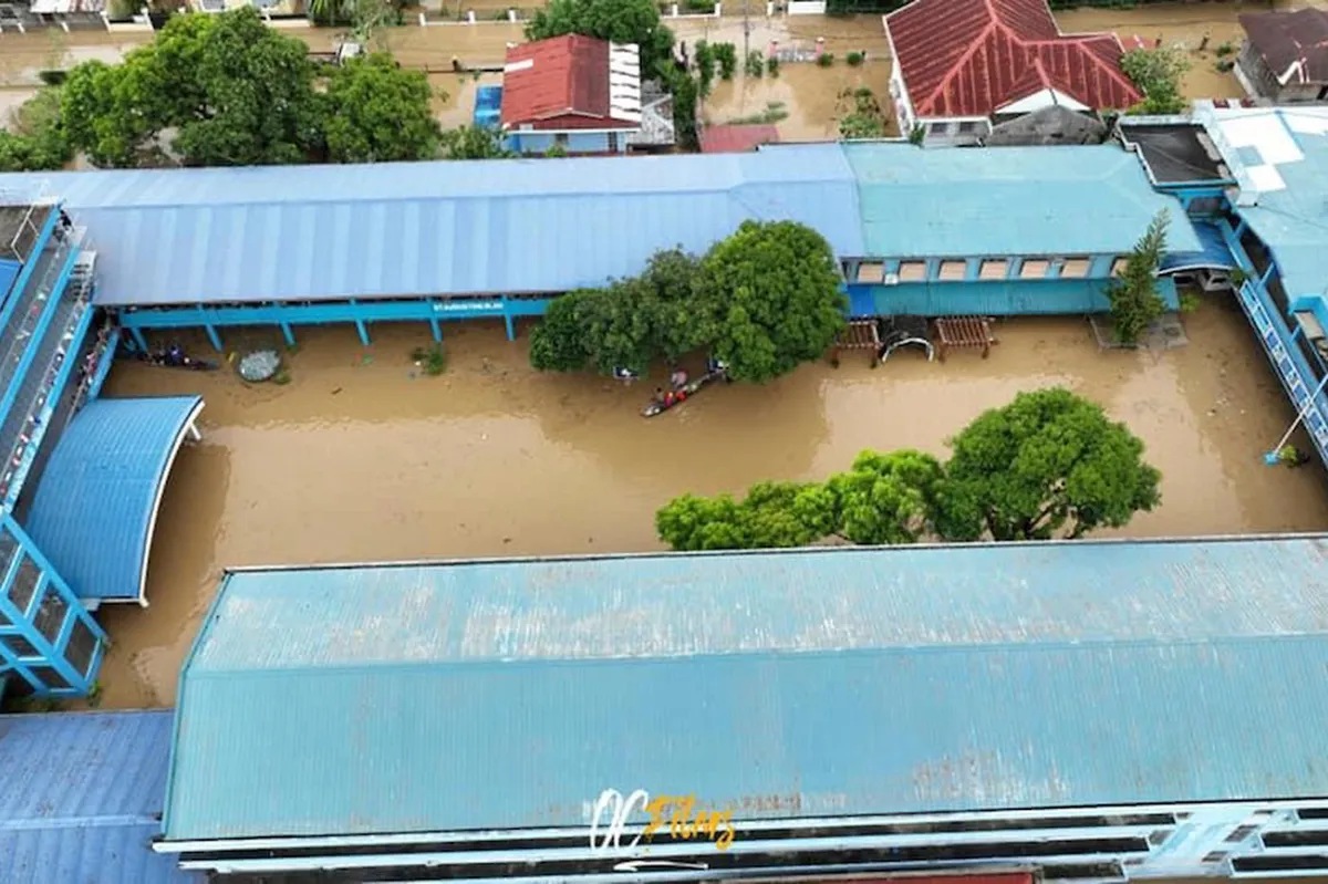 Senate to hold gov't agencies 'accountable' for Bicol region flooding ...