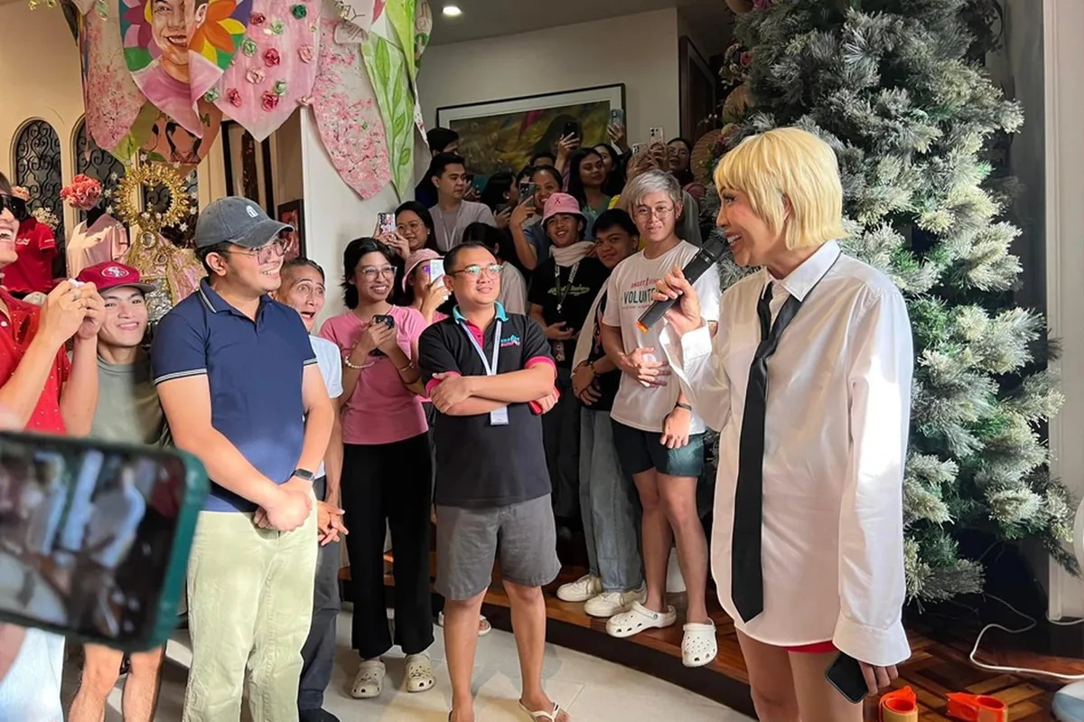 Vice Ganda drops off donations for Angat Buhay Foundation | ABS-CBN ...