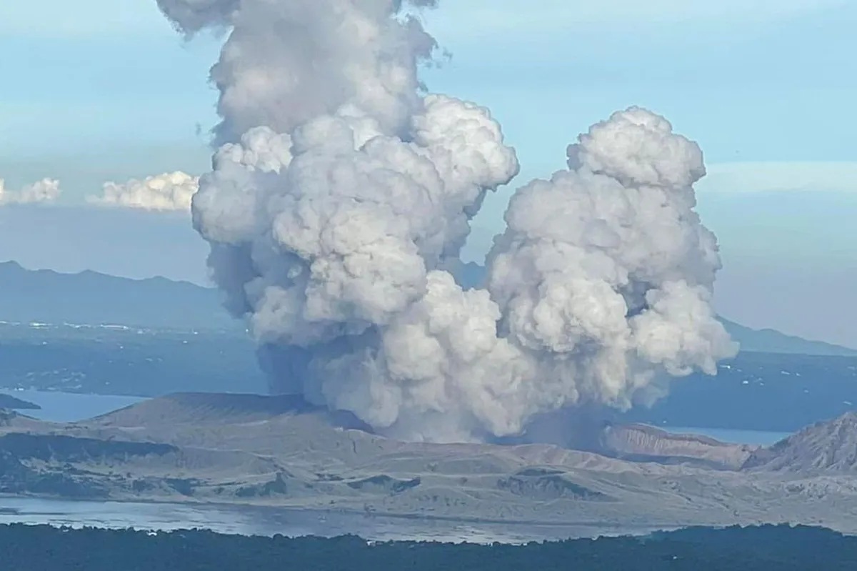Taal quiet after minor eruption; Marcos says gov't monitoring volcano ...