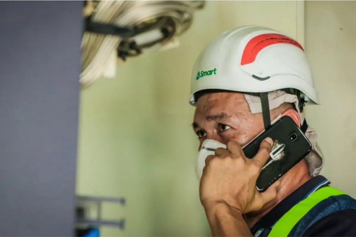 Field engineers, tower riggers help provide connectivity | ABS-CBN ...