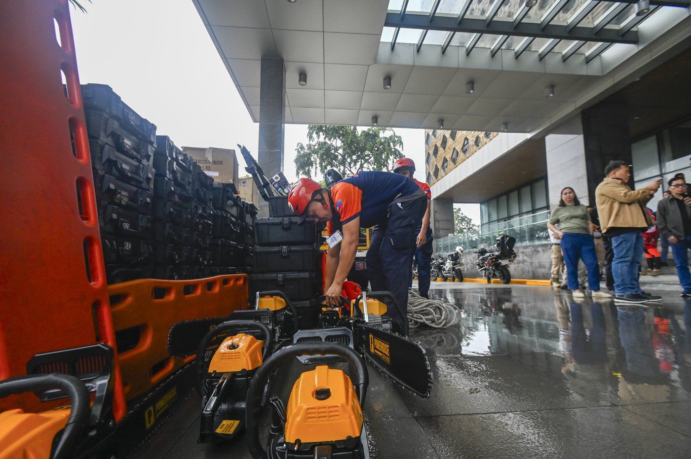 MMDA rescue team departs for Bicol Region | ABS-CBN News