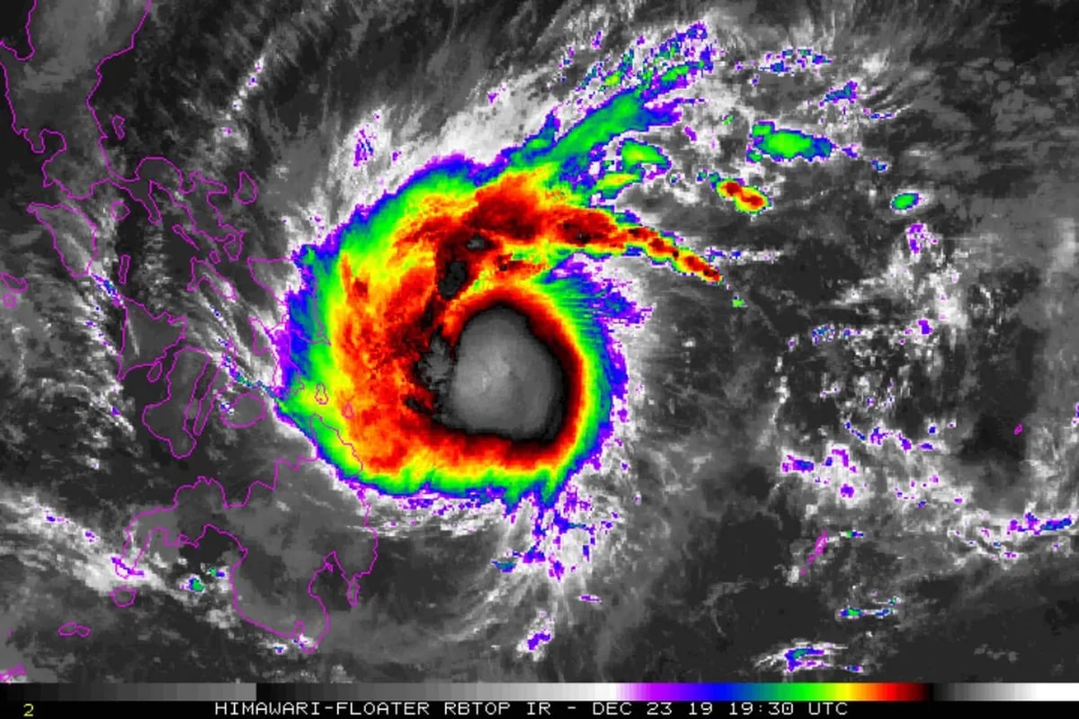 Christmas storm ‘Ursula’ barrels closer to Visayas, Luzon | ABS-CBN News