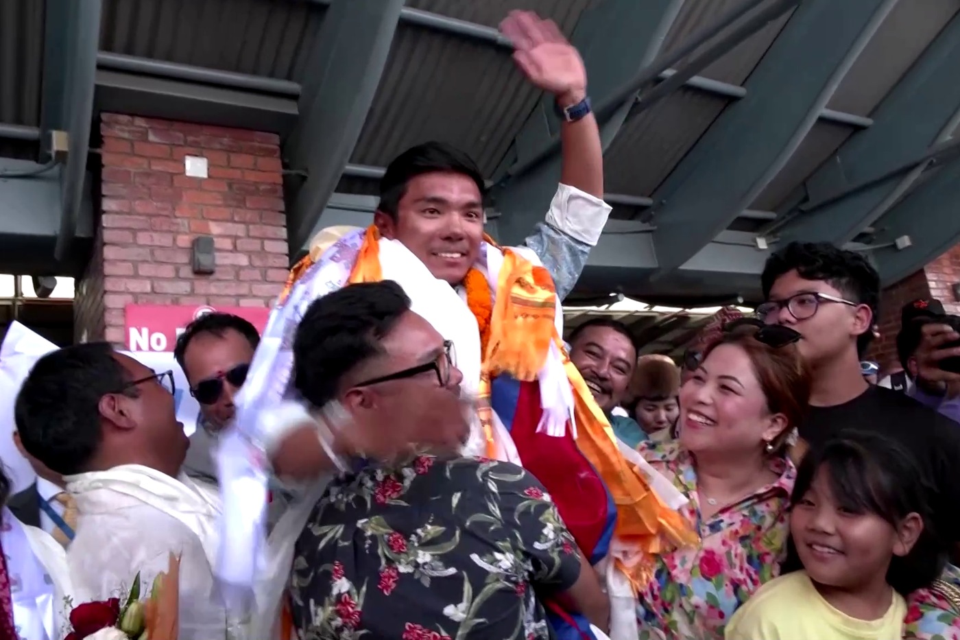 Nepali teenager hailed as hero after climbing world's 8,000m peaks | ABS-CBN News