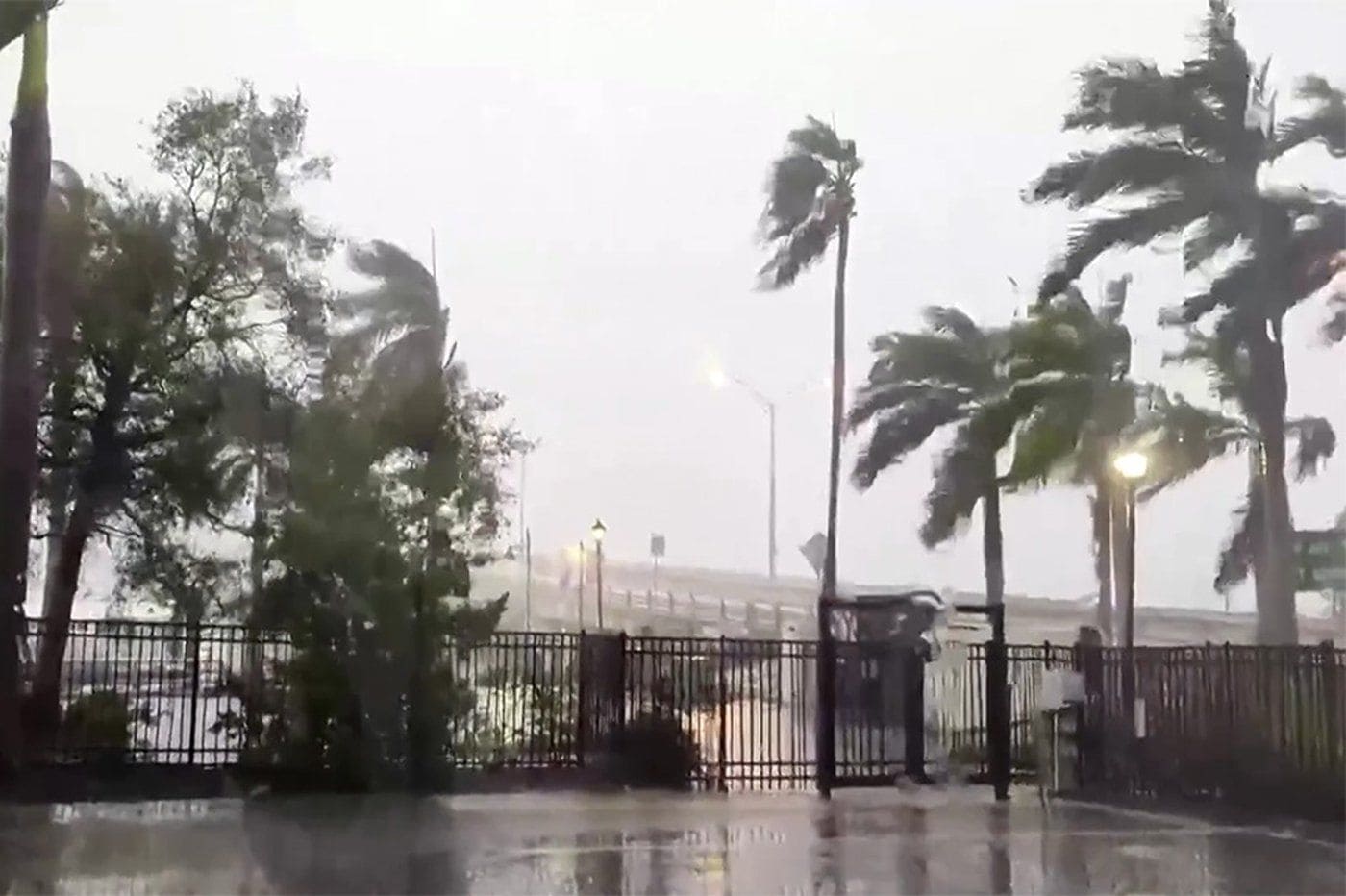 Monster Hurricane Milton makes landfall, walloping coast of Florida | ABS-CBN News