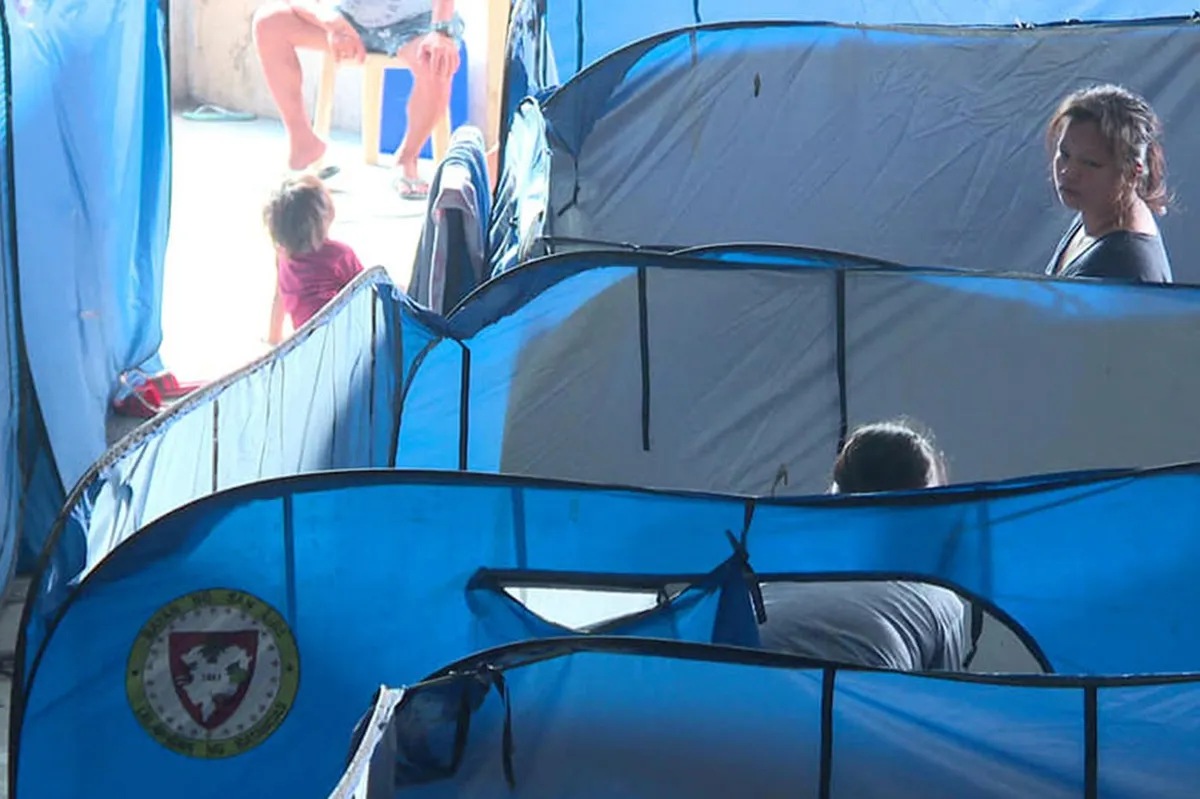 Bulkang Taal ibinaba na sa Alert Level 2 pero ilang residente may pangamba | ABS-CBN News