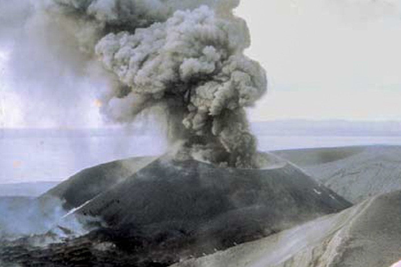 'Detonations like heavy artillery': A look back at Taal Volcano’s past eruptions | ABS-CBN News