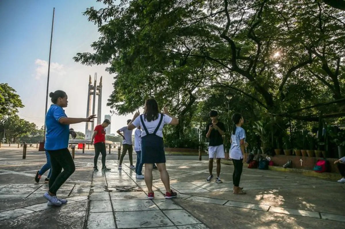 'Win-win' solution sought on MRT-7 QC Circle row: transport dept | ABS ...