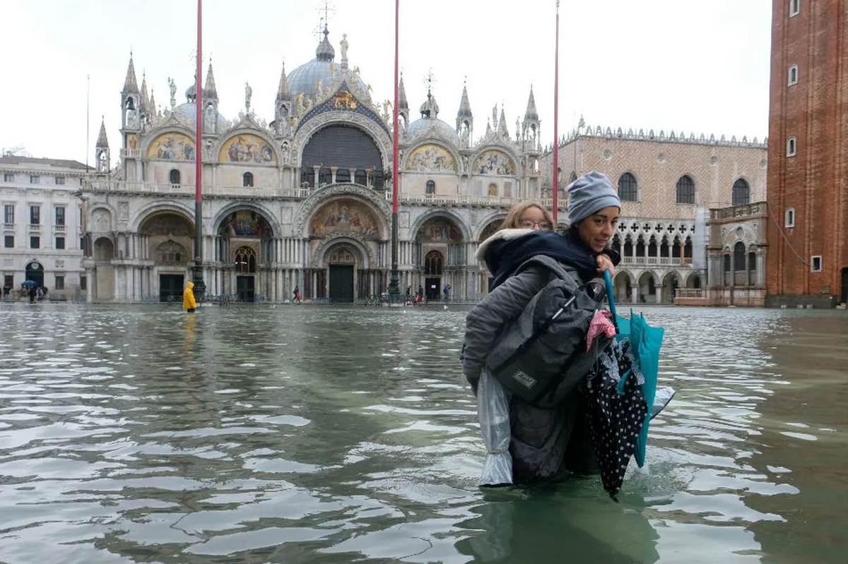 Venice underwater as exceptional tide sweeps through canal city | ABS-CBN