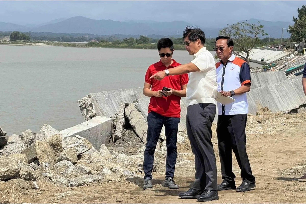 Marcos Jr. inspects damaged dike in Ilocos Norte | ABS-CBN News
