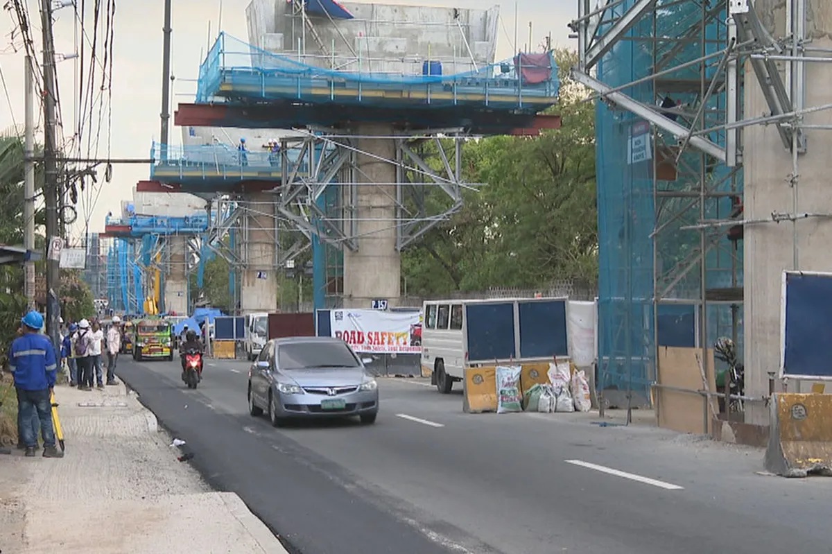 QC gov’t orders halt to MRT-7 construction above Quezon Memorial Circle ...