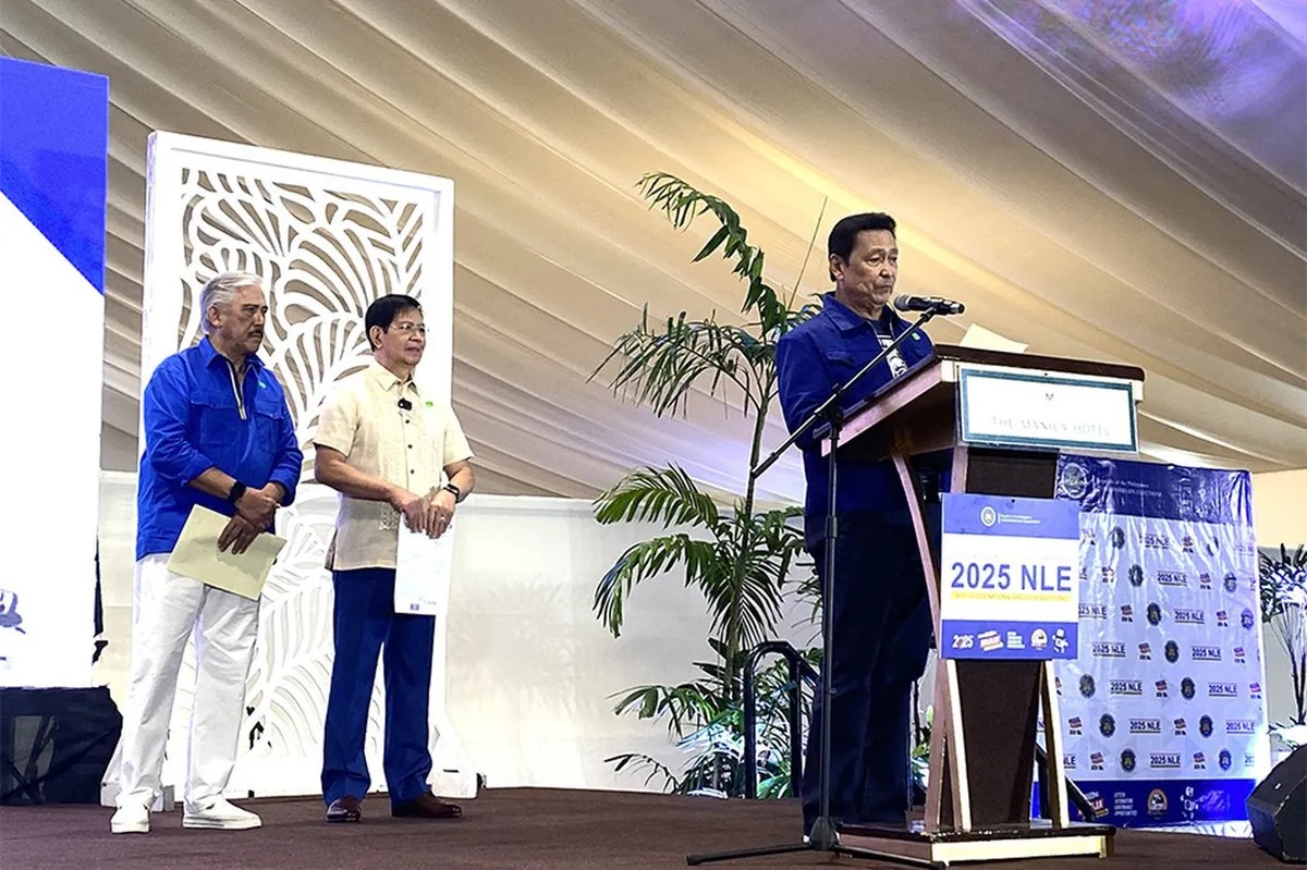 In bid for 4th Senate term, Lito Lapid touts experience and shuns media ...