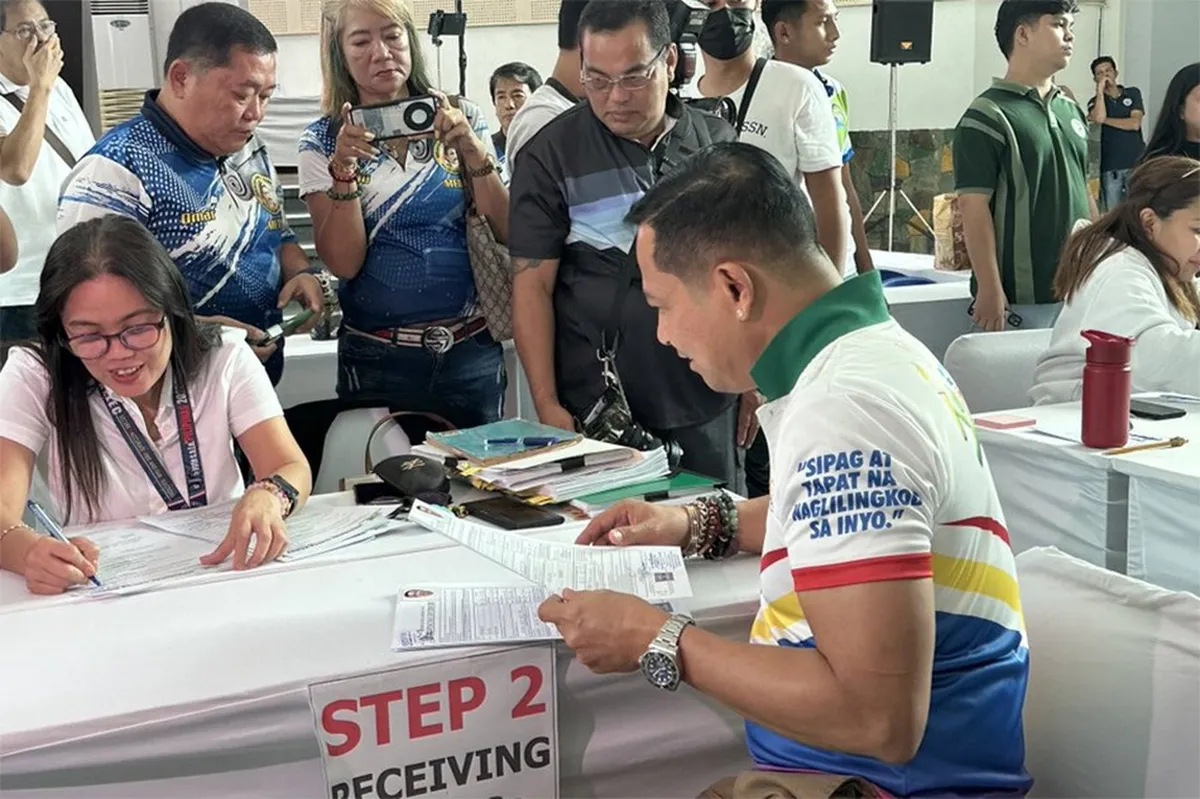 Daniel Fernando seeks third term as Bulacan governor, eyes solution to ...