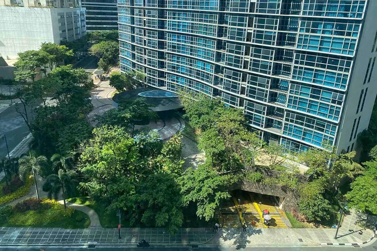 'We will defend ourselves': PNP chief backs commanders in Taguig condo ...