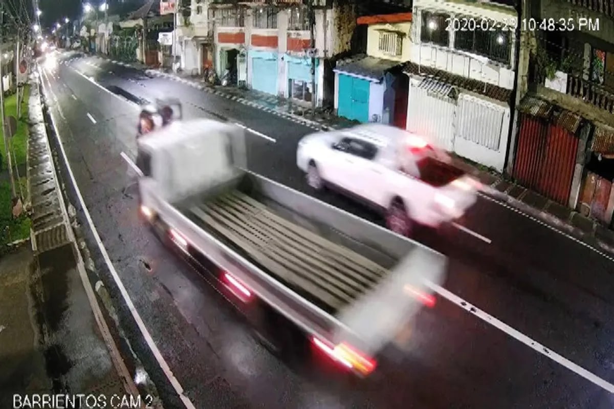 Lalaki patay sa banggaan ng tricycle, truck sa Legazpi City | ABS-CBN News Lalaki patay sa banggaan ng tricycle, truck sa Legazpi City | ABS-CBN News