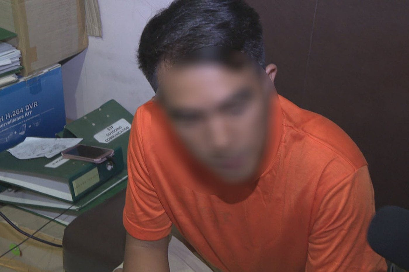 Lalaking nagbebenta ng 'guarantee letter' para sa mga pasyente arestado | ABS-CBN News