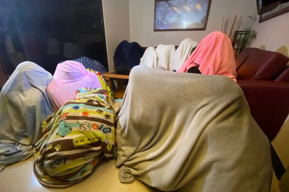 Kahera ng 'extra service' spa sa Makati, arestado; 12 babae, nasagip ...