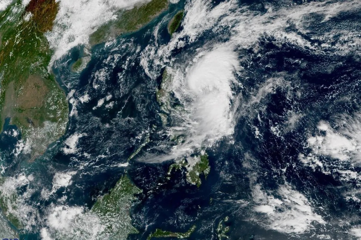 Typhoon Ramon makes landfall over Santa Ana, Cagayan | ABS-CBN News