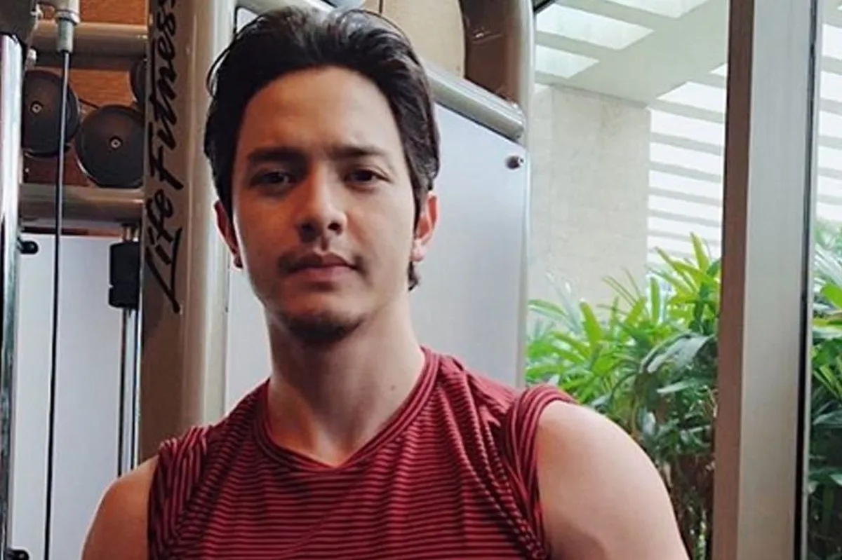 'Them guns': Alden Richards flexes impressive muscles after working out | ABS-CBN Entertainment