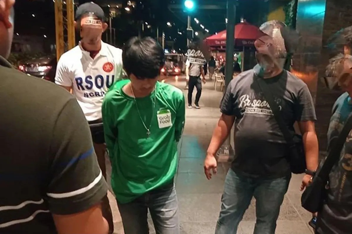 Lalaking nagpanggap na pulis huli sa pangingikil | ABS-CBN News