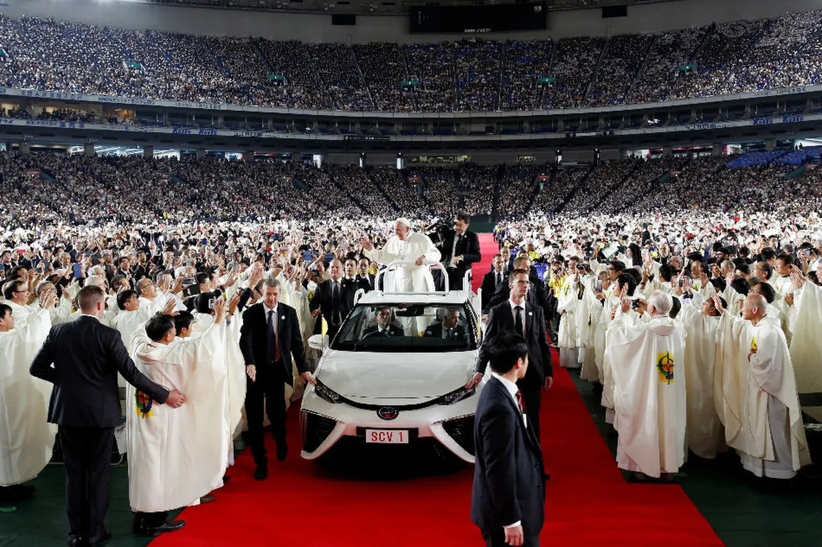 Zombies, brollies and happis: Key moments of Pope's Japan trip | ABS-CBN