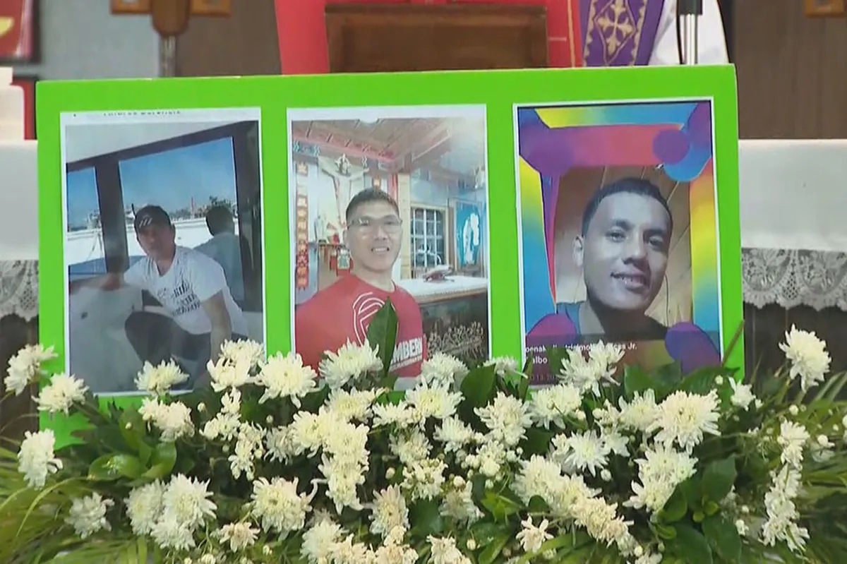 Pagdadalamhati iniinda ng mga namatayan sa Taiwan bridge collapse | ABS-CBN